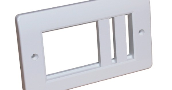 Excel Office 2 Gang Faceplate with 2 x Half White Blanks (100-271)